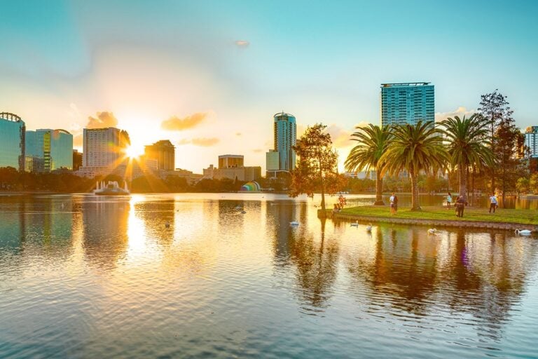 34 Best Warm Places to Visit in February in the USA [2025]