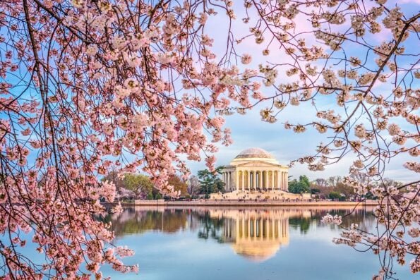 40+ Best Warm Places to Visit in April in the USA [2025]