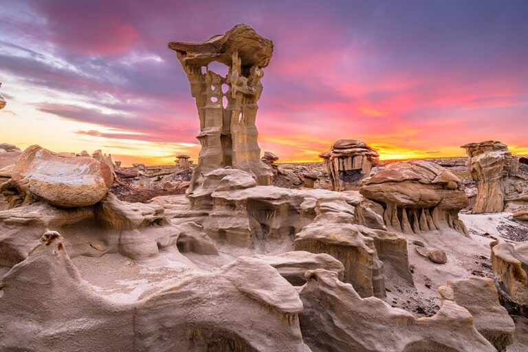 40+ Best Warm Places to Visit in April in the USA [2025]