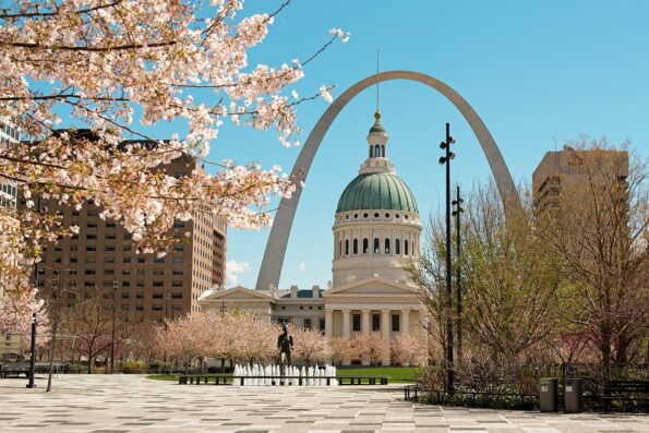 40+ Best Warm Places to Visit in April in the USA [2025]